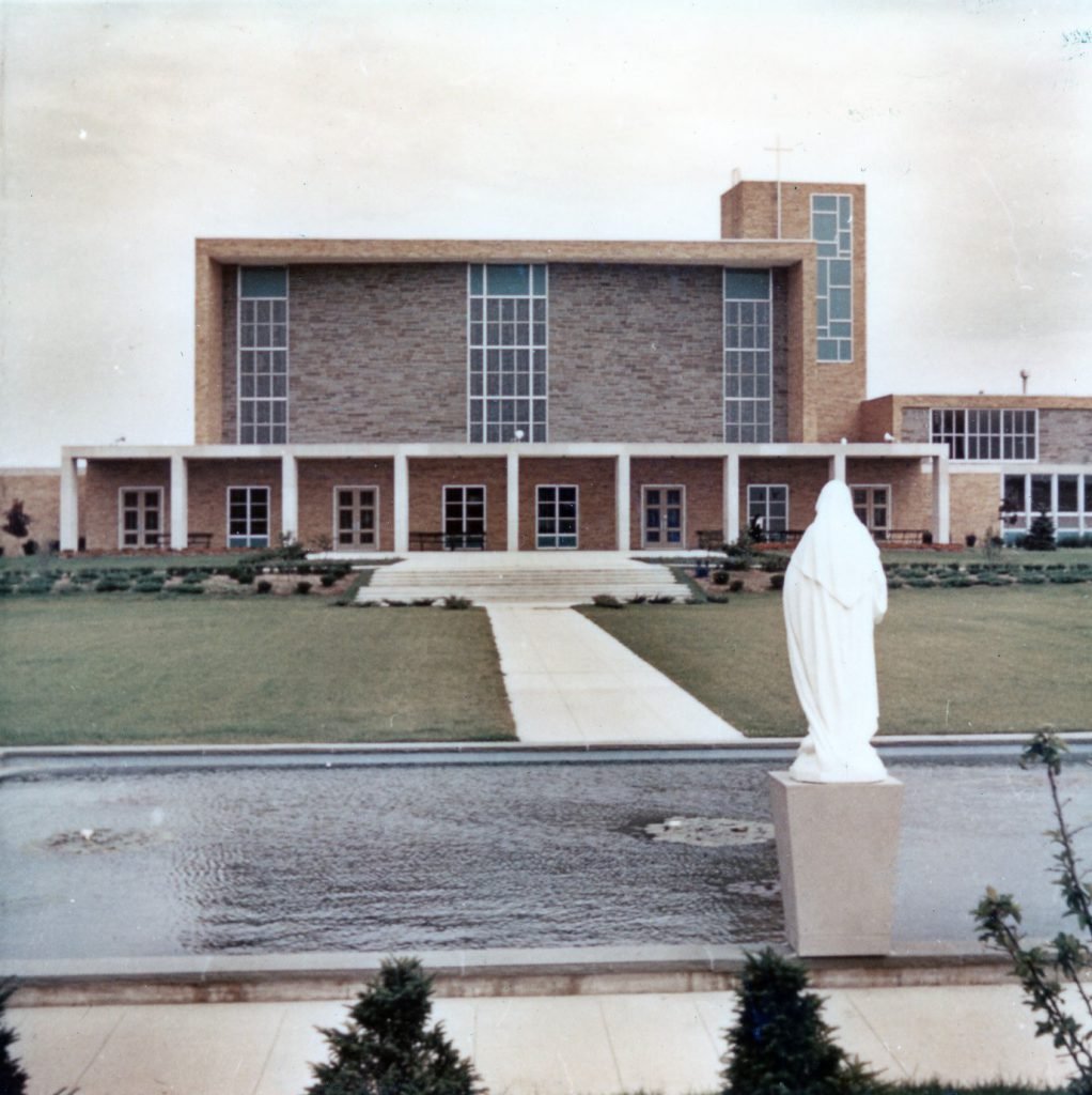 From downtown to lakeside: The 1983 move to Mequon impacted CUW in big ways