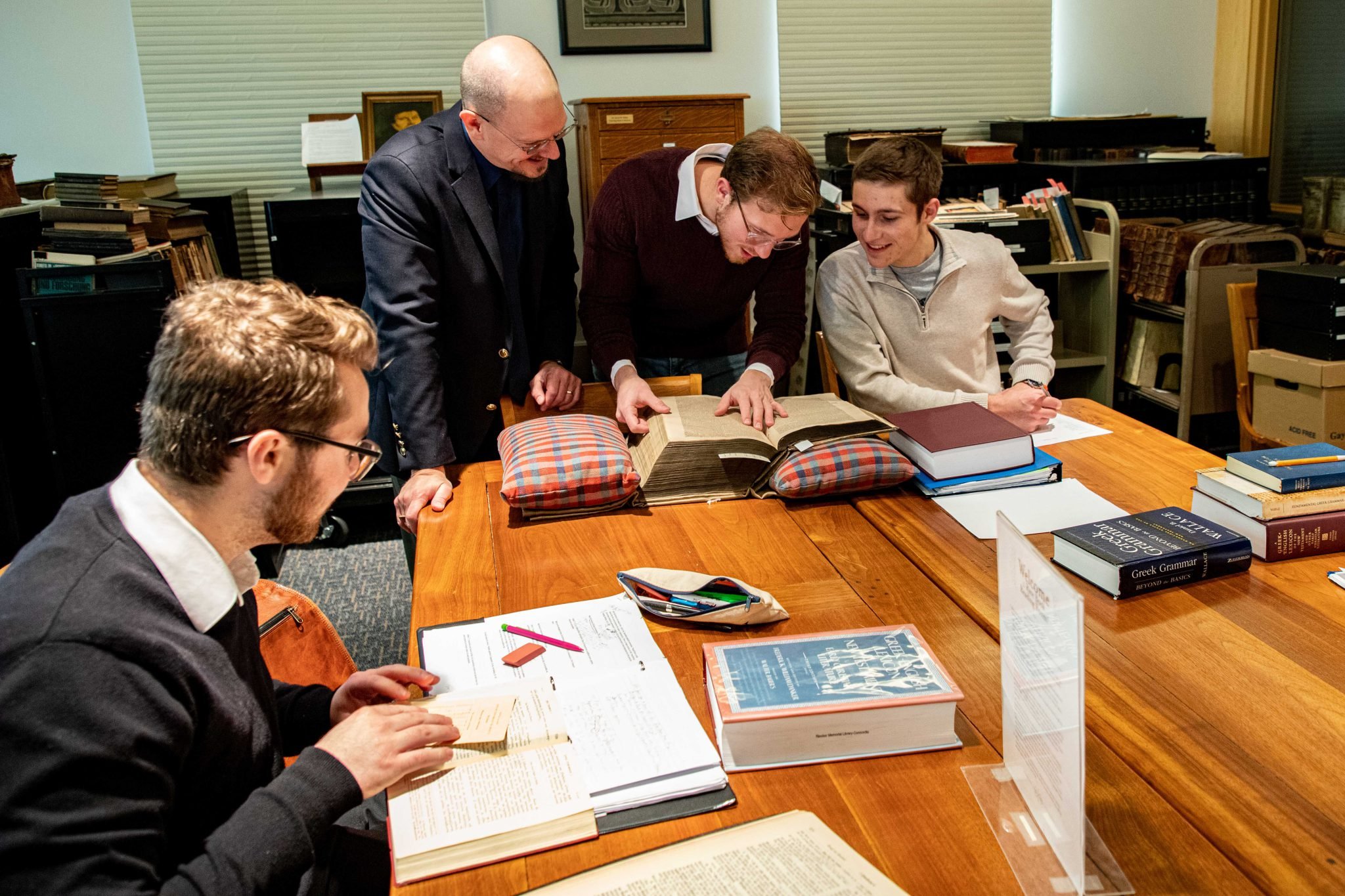 Greek VI class digs deep into ancient texts